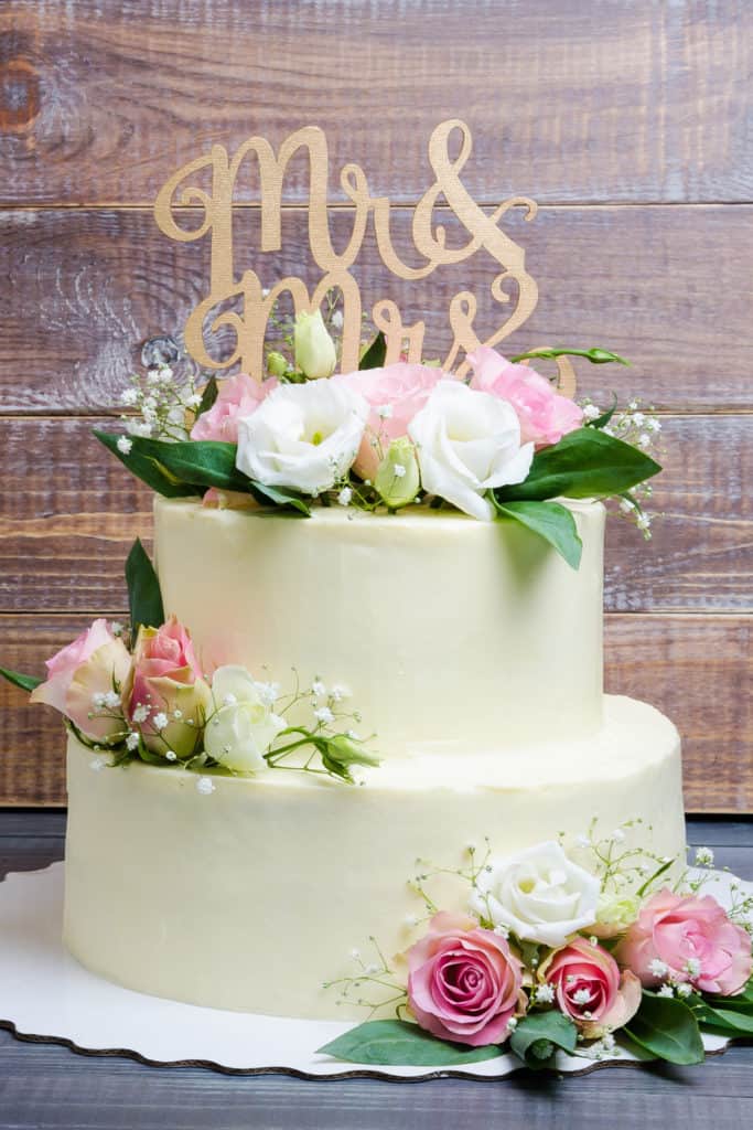 17 Easy Homemade Cake Topper Plans